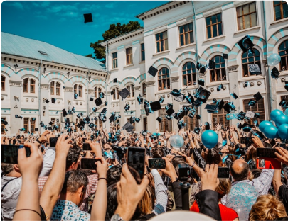 International | ESCA Ecole de Management